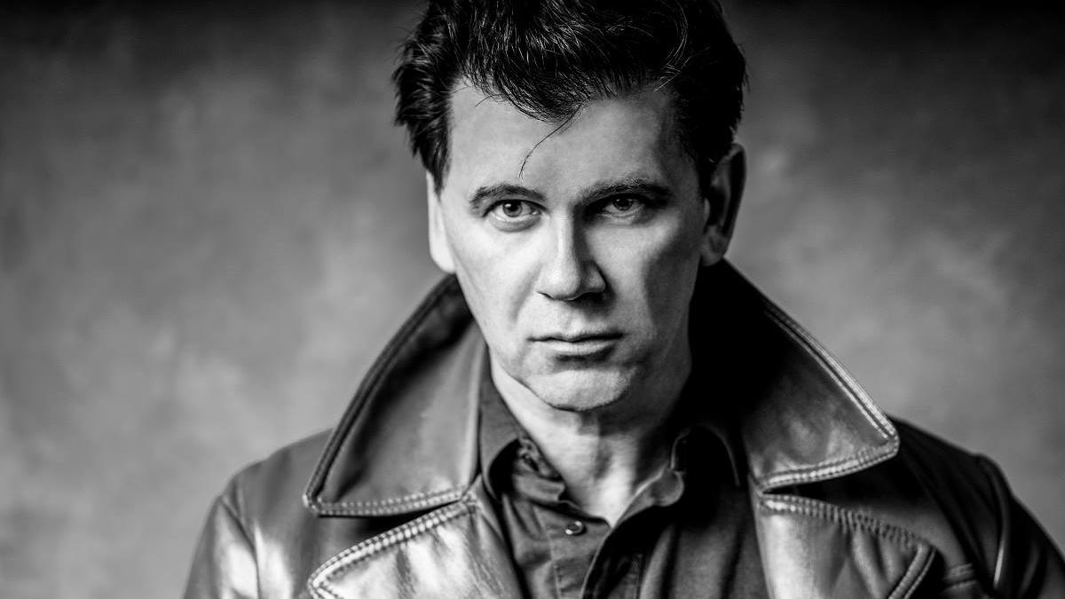 Todd Eckart sings Elvis, Buddy Holly, Roy Orbison, The Everly Brothers ...